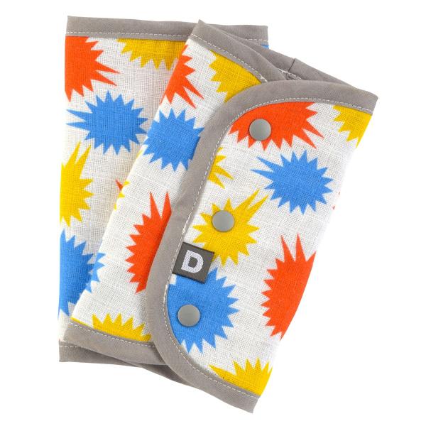 ベビーキャリアの肩ストラップ、ベビーカーのストラップにスナップで取り付けてください。■サイズ:W9.5×D0.8×H16.0cm　広げたサイズ：W23.0×D0.2×H16.0cm■重量：30g（ 1枚あたりの重量15g ）■原産国：日本■...