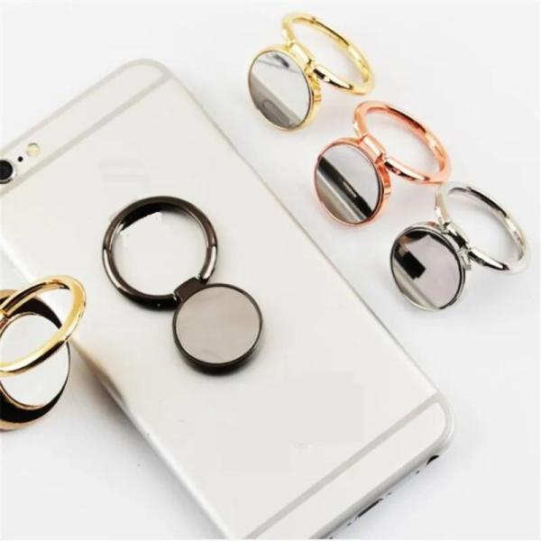 【商品名】スマホリング ホールドリング おしゃれ 透明 薄型 薄いスタンド機能、片手操作、落下防止など多機能で今流行りのスマホリングです?360度回転、180度折り自由自在に調節可能！iPhone、Android対応です。シンプルなデザイン...