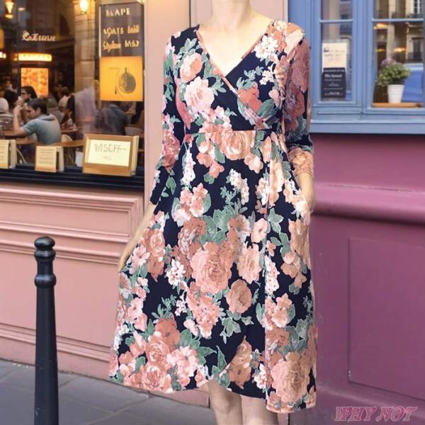 :::::: ロサンジェルス アパレル ::::::インポート from LA, USAUS フレアワンピース7分袖 フロントレイヤードカシュクールワンピース濃いネイビーブルーに花柄プリントハイウエスト切り替え ゴム入りサイドポケット付(左...