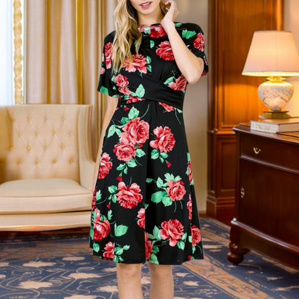 ::::::  ロサンジェルス アパレル  ::::::インポート from LA, USAUS 半袖ワンピースひざ下丈フレアラウンドネック少し長めの半袖黒地にバラ柄プリント少し落ち着いた色合いストレッチポリエステル素材参考：モデルは約17...