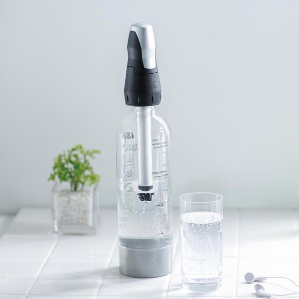●電源不要！普通の水がすぐに炭酸水に変身！●オリジナルソーダやカクテル、ハイボールを家でもアウトドアでも作れる●別売りの炭酸カートリッジで、何度でも利用可能●水なら950ml、ジュースやお酒など720mlの炭酸飲料が作れる●ドリンクの量が少...