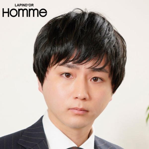 【スタイル】ラパンドアールオム メンズフルウィッグ自毛を見せずにスッポリとかぶる「かつら」タイプの男性用ウィッグアドバンスショート自然な長さのより洗練されたショートスタイル。顔周りや襟足の長さを短めに整え、どのシーンにも似合う使いやすさを追...