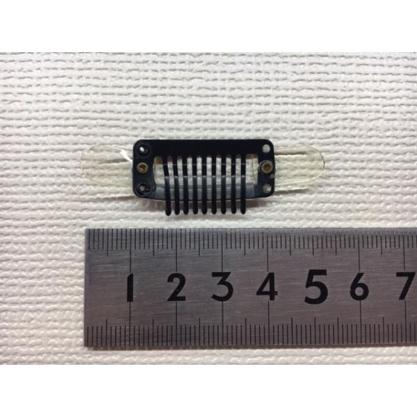 かつら ウィッグ カツラ  ベロ付ストッパーピン 貼り付けタイプストッパー 接着タイプピンウィッグ用ストッパーピン　ベロ付き縦約1,5cm、横約3cmのストッパーピン本体に縦約7mm横1cmのベロがついています。爪先端は9本爪タイプ同様です...