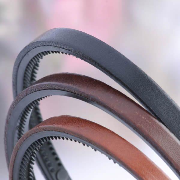 【日本製 痛くならないカチューシャ】男女兼用　本革レザーカチューシャ使い込むほどに、味わいの出るオイルレザーを使用した高級感溢れるカチューシャシンプルかつ落ち着いたデザインです使い心地の良さから、リピーター様の多い商品です気分に合わせて、色...