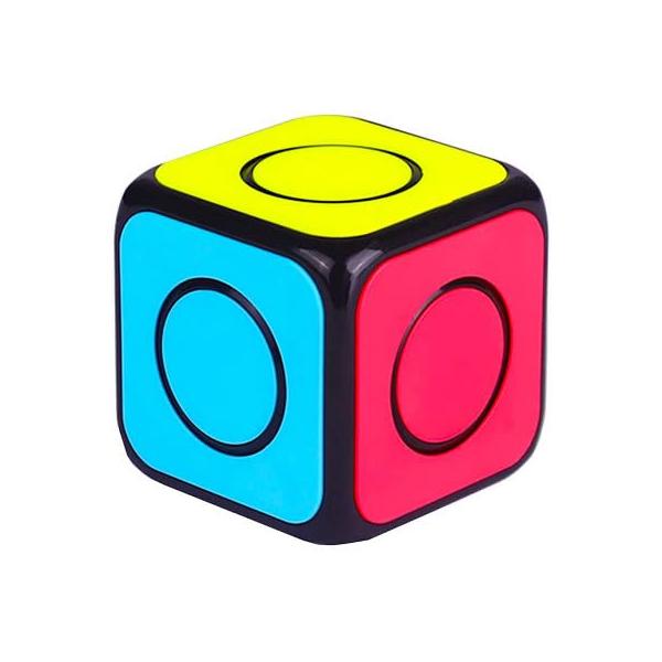 【商品概要】奇芝、O2キューブの基本タイプです。 キューブの色をそろえる時は、キューブの外側を片手で持ち、もう片方の手で、中心の丸い部分を移動させます。キューブが苦手な方でも、少ないステップで簡単にそろえることができるデザインなので、初心者...