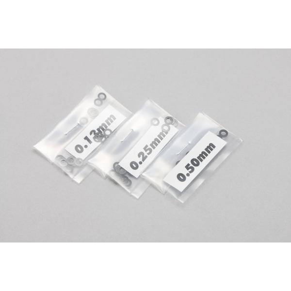 【商品概要】内径φ2.5mmの汎用スペーサーシムです。0.13mm、0.25mm、0.50mm厚がそれぞれ20枚づつ入っています。【商品説明】【商品詳細】ブランド：ヨコモ(YOKOMO)商品種別：おもちゃ商品名：ヨコモ スペーサーシム 各2...