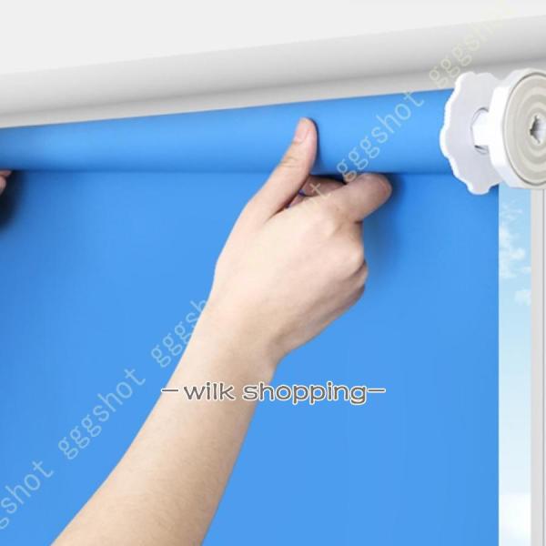 【特徴】【遮光性】日光を遮断する機能性抜群の遮光率99.99％ロールスクリーン。【商品仕様】材質：ポリエステル幅：35、40、45、50、56、58、60cm。丈：90、120、135、150、180、200 220cm。ブラインドやカーテ...