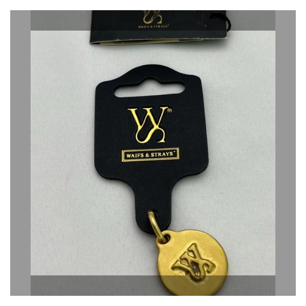 W＆Sシリーズからわんちゃん用のアクセサリーIＤタグが登場！愛犬のカラーにつけるだけでアクセントが加わり、街中でもワンランクおしゃれかつ上品なわんちゃんに大変身☆