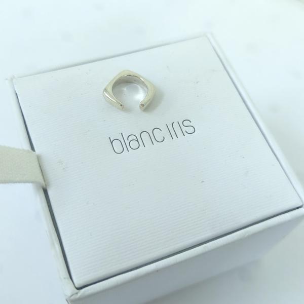 ■商品情報【管理番号】0303-46y-ym3000O【アイテム】イヤリング【対象】レディース【付属品】箱有（若干すれよごれあり）【商品説明】0303-46y-ym3000O【商品内容】BLANC IRIS　ブランイリス　イヤーカフ　シルバ...