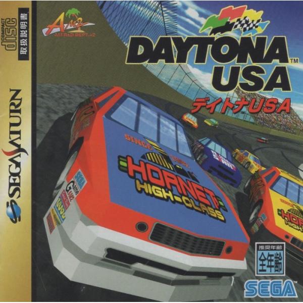 【発売日：1995年04月01日】セガサターン用『デイトナUSA』は、アーケードで大ヒットした同名タイトルの移植作。ストックカーレースをモデルとして3DCGで描写されたレースゲームである。「アーケードモード」と「サターンモード」の二つのモー...