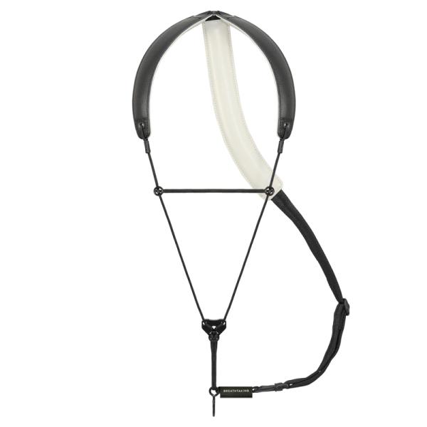 体に負担をかけない5つの特徴<br />・ストラップ本体は肩のラインに沿う設計になっており、楽器の重さが首にかかりません。<br />・ほどよいコシと独特のしっとりとした革を使用することにより、体にしっくりと馴染みま...