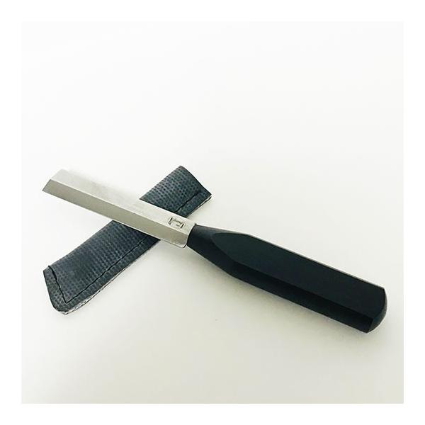 初めての方にもお求めやすい、お手頃価格のリードナイフです。持ちてや刃部はコンパクトで、収納の面でも便利です。※入荷時期によってブランドがChiarugi（キアルジ）になる場合がございます。商品自体に変わりはありませんので予めご了承下さい。※...