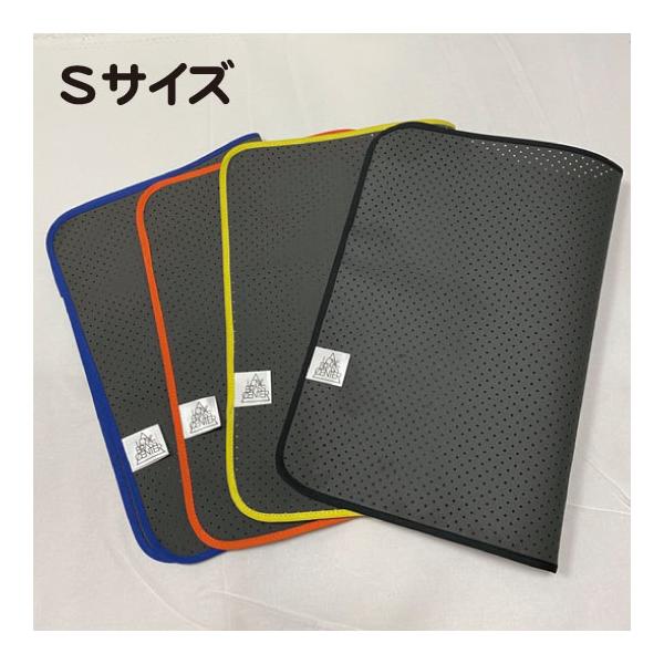 ローブラスセンターで企画・開発したテューバのすべりどめシートです。薄く固定力の強いすべりどめ素材を使用しているため従来のシートに比べて安定し、しっかりと楽器を固定できます。洗濯もでき、清潔感も保つことができるすぐれものです。サイズはSサイズ...
