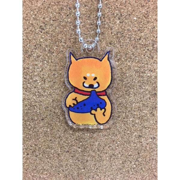 楽器を演奏するラクがアクリルキーホルダーに！楽器ケースや、お好きな場所にワンポイントとしてどうぞ。柴犬好きの方はもちろん、音楽大好きな方へのプレゼントにもおすすめです。柴犬×楽器の最強タッグ！自由でヤンチャな柴犬のラクは、普通の柴犬とは一味...