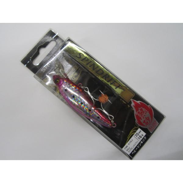 ヘビーシンキング用に1から設計した独自のオフセットリップを搭載。アクション時にリップ裏面がスタビライザー効果を発揮。水を切りすぎない事でルアーの暴れを抑え、アクションが安定しました。加えてボトムコンタクト時のリップ強度を増強する意味も兼ねて...