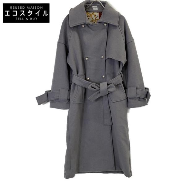 ■商品番号：2777100000180945■商品情報ブランド）カーラバイカトリントーキョータイプ）KA19WC005 パールボタン ロングカラー）ブルーグレー素材）ウールサイズ）表記サイズ：F肩幅：69cm着丈：115cm身幅：62cm袖...