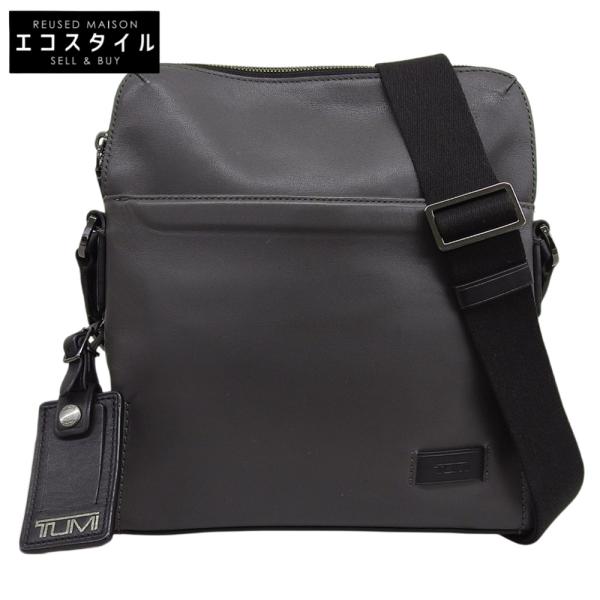 【商品情報】商品番号：2889900000121185ブランド）トゥミ / TUMIタイプ）HARRISON STRATTON CROSSBODY ストラットン ショルダーバッグ メンズ グレー 63017GRYカラー）グレー素材）レザー【...