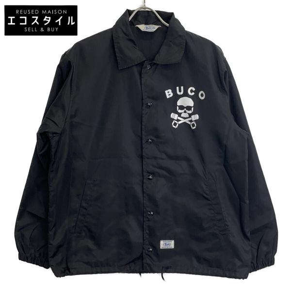 ■商品番号：7765400000123107■商品情報ブランド）ブコタイプ）BJ22002 ブラック SKULL PISTON コーチジャケットカラー）ブラック素材）ナイロンサイズ）表記サイズ：M肩幅：49cm着丈：69.5cm身幅：59c...