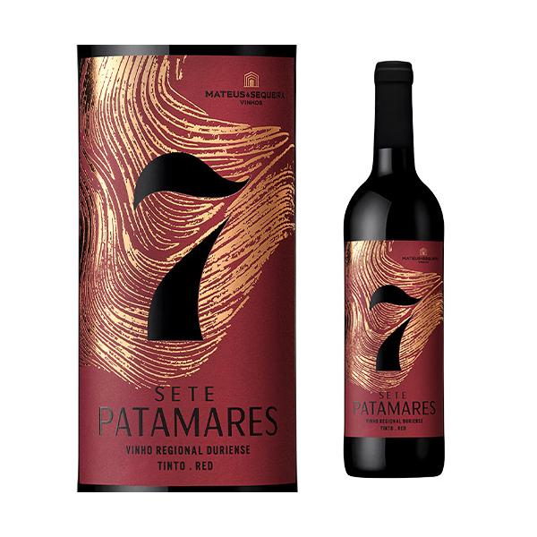 ドウロの美しい段々畑「パタマレ」を意味する名を持つワイン。ドウロの3つのサブリージョンのブドウを使用。小粒のカラントのアロマがあり、口に含むと果実の甘みと繊細なタンニンが広がる。軽快な酸味が印象的なミディアムボディ。英字表記:Sete Pa...