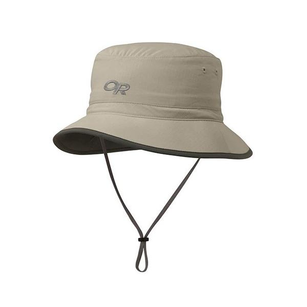 OUTDOOR RESEARCH アウトドアリサーチ サンバケットハットは、UPF 50+の日焼け防止指数の素材を使用しています。さらさらした肌触りのよい素材なので、べたつきやすい真夏に大活躍します。短いブリムはアクティブなアクティビティの...