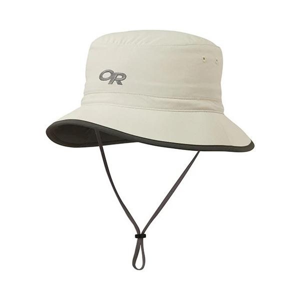 OUTDOOR RESEARCH アウトドアリサーチ サンバケットハットは、 UPF 50+の日焼け防止指数の素材を使用しています。 さらさらした肌触りのよい素材なので、べたつきやすい 真夏に大活躍します。  短いブリムはアクティブなアクテ...