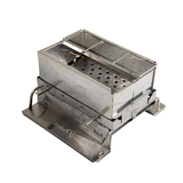 Tentipi Hekla Firebox Standヘクラ ファイアボックス 7および30に利用出来る組み立て式のスタンド。大きな灰受けは、キャンプ場の芝生や痛めたくない繊細な地面を焼け焦げから守ります。 下段の保護プレートは熱をしっかり...