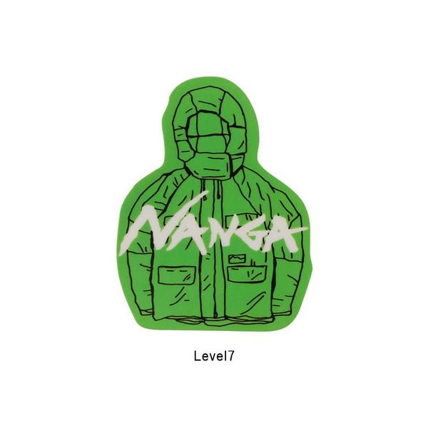 定番のダウン製品がステッカーに  手描きによる動きのある線、ポップな色つかい、遊び心を大切に しながらアウトドアアートを制作されているウシオダヒロアキ氏に 制作を依頼したステッカーのプロダクトバージョン。  ナンガの誇り、ダウン製品のステッ...