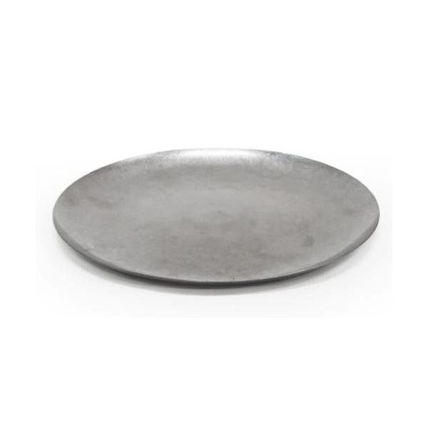 ヴィンテージ食器のようなマットな質感を再現したステンレスプレート。 お好きなサイズを1枚からお選びいただけます。 GRACE(グレイス)はステンレスの表面を細かく研磨することで、 長く使い込まれたビンテージ食器のような マットな質感を 再現...