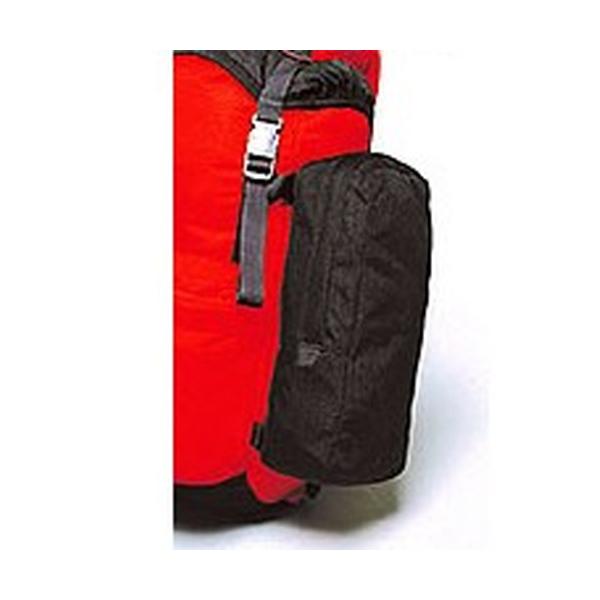 ザックのサイドコンプレッションベルトに 通して使用します。  商品説明 【容量】2.5L 【重量】150g 【サイズ】8×14×30cm 【カラー】ブラック 【内容】2個1組