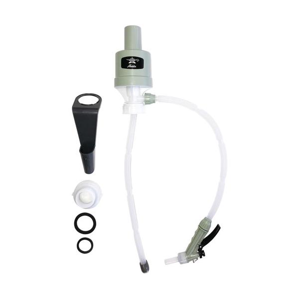 アラジンのレバー付き灯油ポンプ。  空気圧で給油する電池のいらないエコな灯油ポンプ。 ノズルを挿し、安全フックを外した後、レバーを 握るだけで給油ができます。  ・押しキャップをポンピングで空気注入し、圧力をあげ 必要な灯油が入ったらレバー...