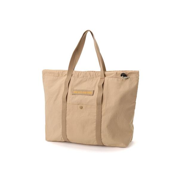 ミリタリーアイテムをCHUMSらしくアレンジした“Layton(レイトン)シリーズ”のトートバッグ  〈素材特性〉 程よい厚みとハリ感のコットン100％を使用。使うほどに風合いが出るので、愛着を持って使い続けられます。  〈商品仕様〉 ・ヘ...