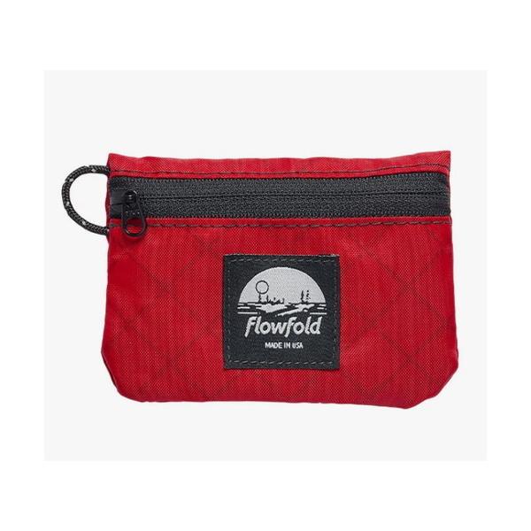 Essentialistミニジップポーチは、従来のウォレットよりも 更に多用途なアイテムが必要な方に最適。 現金、カード、身分証明書、ワイヤレスイヤホン、薬、 アクセサリー、リップやティッシュなど小さなアイテムを 収納するのに最適なポーチで...