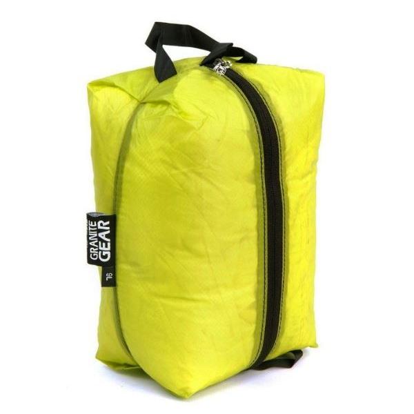 グラナイトギアの「エアライン」パッキングシステムは30デニールコーデュラのシルナイロンを採用した超軽量スタッフバッグです。軽量化のために細いコードと小さいコードロックを採用し、グロメット部にもハイパロンを使用することでより軽量化を図っていま...