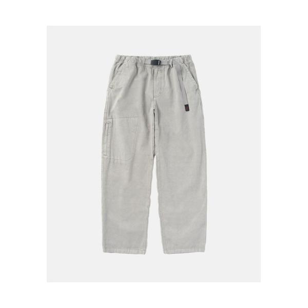 雰囲気のある表情に染め上げられた、表面を微起毛した温かな 肌触りのツイル素材を使用したバギーシルエットのパンツです。  後身頃には、クライミング由来の大きなラウンドカットポケットと、 縦型レギュラーポケットのダブル仕様。 また右腿にはジッパ...