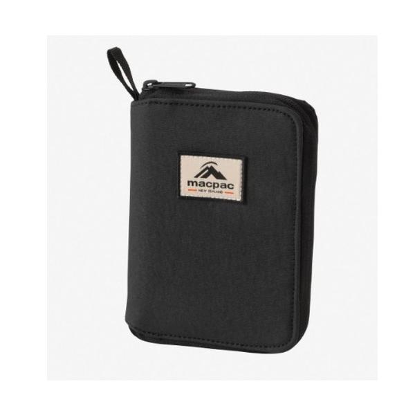 旅行中の貴重品管理に便利な、 RFIDスキミング防止機能付きのパスポートケース。  本体素材には420デニールの オックスフォードナイロンを採用し、裏地には カードやデバイスの不正なスキャンを防ぐ RFIDブロック生地を使用。 旅行先でのデ...