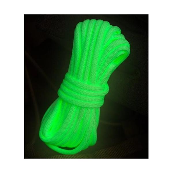 超高分子量ポリエステル繊維（UHMW-PE） 「Dacron（ダクロン）」製のコードです。  優れた蓄光能力をもっており、光を吸収し暗闇で ぼんやり発光します。 耐荷重155lb(およそ70kg)もの高い強度を有しており、 キャンプなどのア...