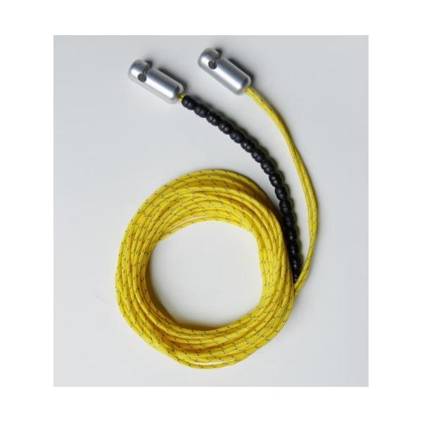 中型タープのポール間などにも使えるようになりました。  HANGING LINE (ハンギングライン)は、衣類の乾燥や ランタンなどの小物収納に便利なコード。 コードにフックを掛けスライドさせることで簡単に テンション調整ができます。 テン...