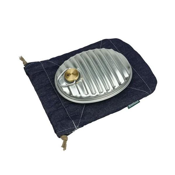 大正12年生まれマルカ湯たんぽ、先人が伝えた快眠の知恵と進化するクオリティ。SG基準合格の金属製湯たんぽ。こだわり続けた直火対応湯たんぽだから秋冬キャンプや普段使いにも。■SPEC湯たんぽ本体サイズ：W133×D172×H55mm生産国：湯...