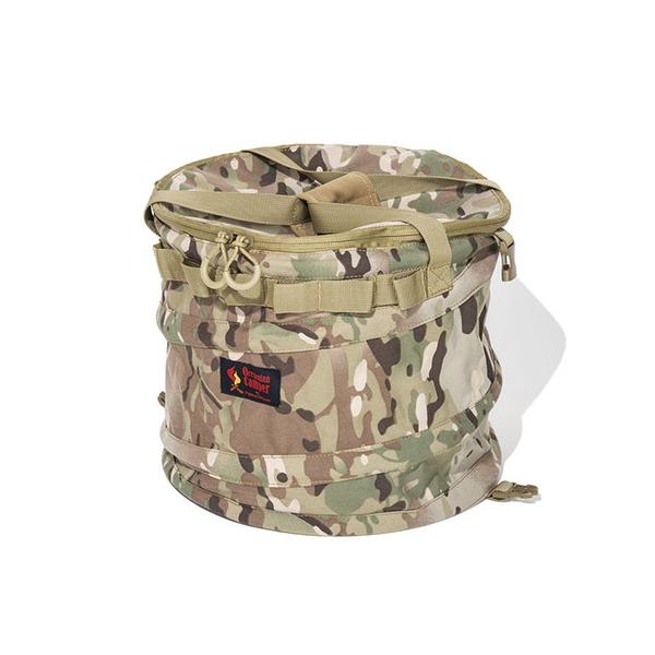 スタンダードタイプよりもワンサイズ小さいモデル、テントイン ポップアップ トラッシュボックスです。テント内での使用をイメージした、折りたたみ式のゴミ箱。内側のスナップボタンで、ゴミ袋を固定することができます。袋を分けて装着すれば分別も可能。...