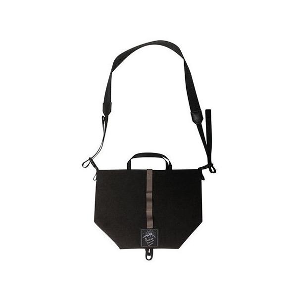 Tabitibi Toteは容量が可変します。 スタッキング等で工夫すれば、容量が最大で5Lまで大きくなります。 例えば、テン場に着いて、ちょっと小屋のテーブルでコーヒーや食事をって時にも便利。 クッカーやストーブ類はモチロン、ある程度の物...