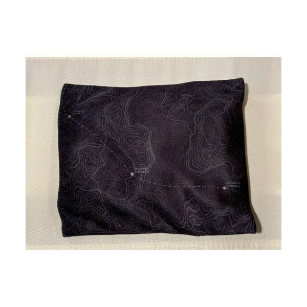 お湯の入れ替え不要で繰り返し使えるエコで経済的な蓄熱式湯たんぽ。充電コードは取り外して持ち運べるので電源さえあれば、アウトドアでの使用も◎。約15分の充電で6時間ほど暖かいので、朝までぬくぬく。暖房器具の様に乾燥がないので快適に使用いただけ...