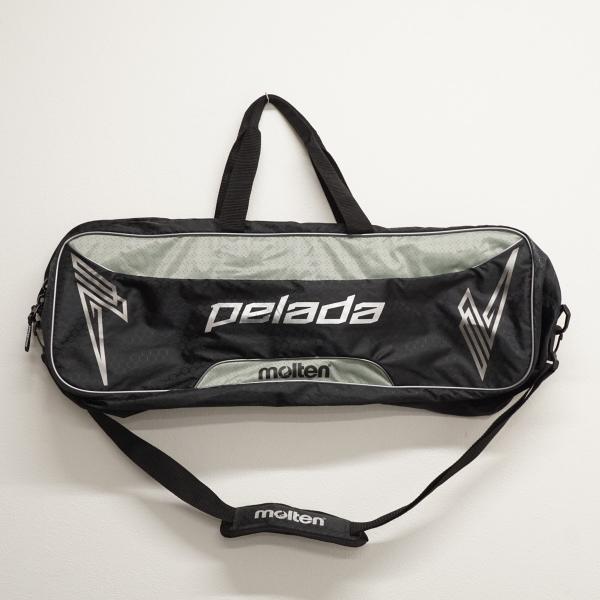 ★商品詳細★こちらはUSD品ですが、全体的に綺麗な一品です。モルテンのサッカーボールバッグ(3個用)です。※当店は販売店の為、前所有者の購入時期、使用頻度は不明です。※発送の際にはコンパクトに畳んで梱包しますので、タタミシワ等ご容赦ください...