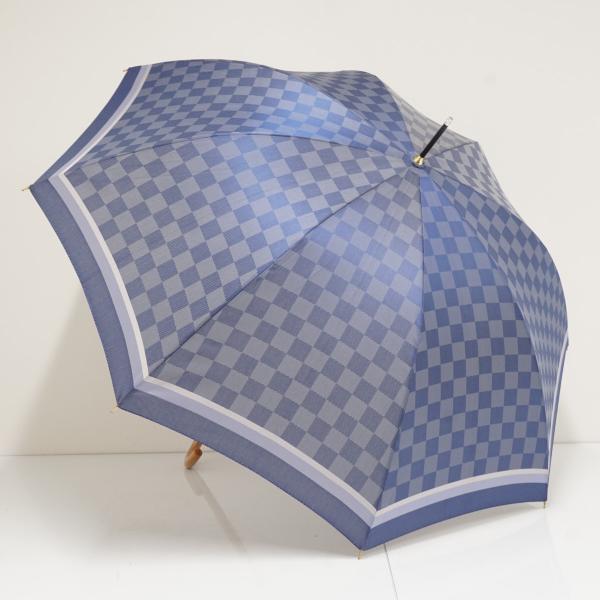 ★商品詳細★USED品ですが、比較的綺麗な一品です。老舗傘製造会社「福島化成工業（株）」のアンブレラです。ブルー系のチェック模様がおしゃれなデザインです。また、手元に天然木を使用し、高級感をさらにプラスしています。いろんなスタイルにも映える...