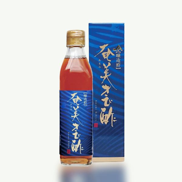 加計呂麻島と奄美諸島の良質なさとうきび１００％原材料を使用した年間３０トンの限定生産品です。４００年の歴史を持つ古来伝承のまぼろしの酢として、島の空気と天然水のみで、自然な製法で２年間熟成発酵させた無添加天然醸造酢です。まろやかな風味の健康...