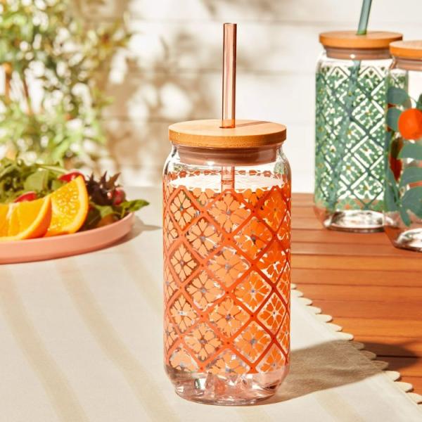 世界的ミュージックアイコンであるベッキー・Gと母のアレハンドラは、ロサンゼルス出身でメキシコ移民の子孫であることを誇りにしています。ウォルマートと提携し、ベッキー・Gとアレハンドラ家の家族の歩みと社会貢献への取り組みにインスピレーションを得...