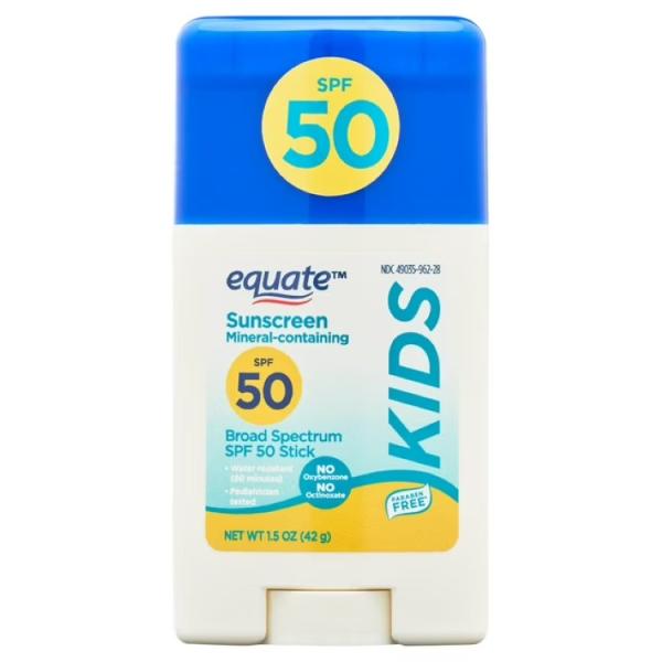 Equate キッズ 広域スペクトラム サンスクリーンスティック SPF50 1.5oz（約42g）ミネラル成分配合。UVA/UVBから肌を守る設計で、ビーチやプール、ハイキング、旅行などの外出時に便利なスティックタイプ。トロピカルの香り。...