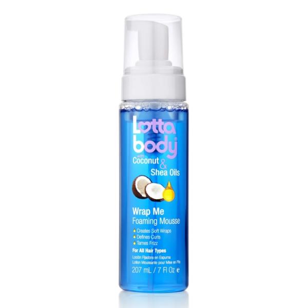 ロッタボディ ラップミー ココナッツ＆シアオイル配合フォーミングカールムースは、くせ毛やカールヘア用のアンチフリッズムースです。髪に潤いを与え、柔らかく、栄養を補いながら、ツヤのある仕上がりに導きます。 軽やかで扱いやすいフォーミュラにより...