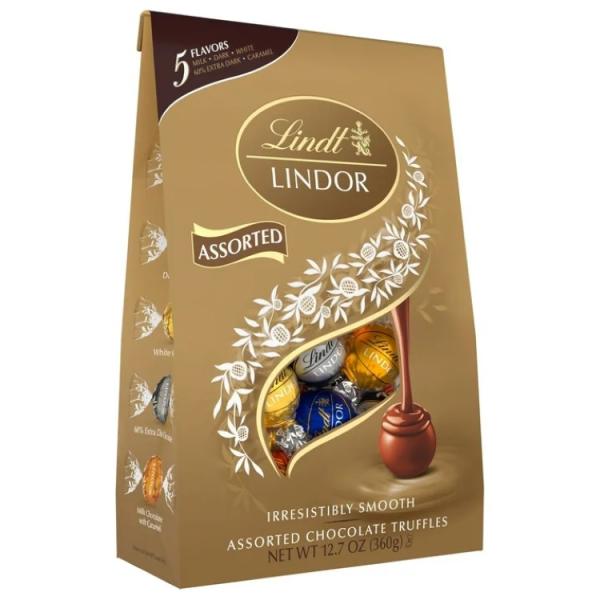 リンツ リンドール アソート チョコレート トリュフは、12.7オンス入りの大容量チョコレートバッグです。 ミルクチョコレート、ホワイトチョコレート、ダークチョコレート、キャラメルミルクチョコレート、60％エクストラダークチョコレートの5種...