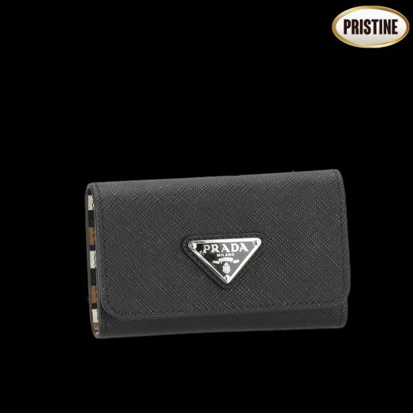 商品説明ブランド PRADA商品名 サフィアーノレザートライアングルロゴ4連キーケース型番 1PG004シリアル/製造No 107**状態ランク SAランク/未使用品に近い、非常にきれいな状態です。展示品の為、僅かなスレや汚れがある場合がご...