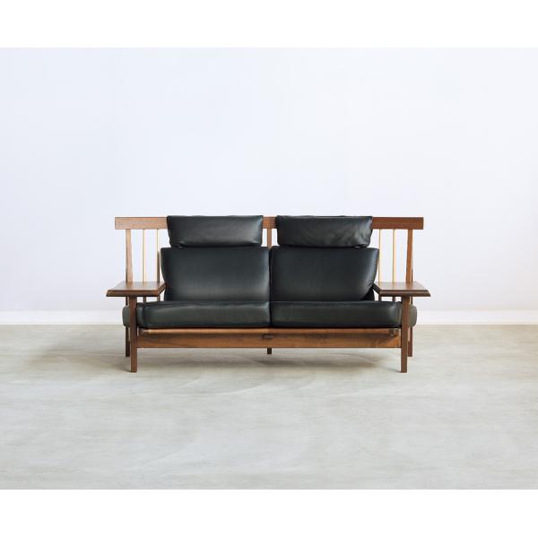 優雅な時間をつくり出す、落ち着いたソファ。美しいデザインで、大人の落ち着いた雰囲気を持つソファです。アメディオ ソファDesigned byNoriyuki Ebina1P　W1090 x D800 x H810 x SH360mm x A...